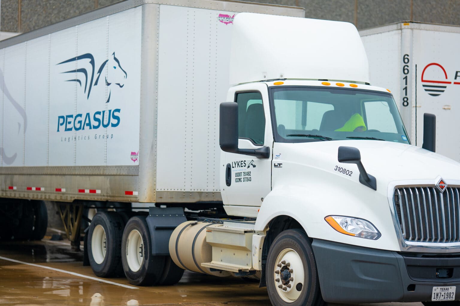 Logistics in the High Tech Sector | Pegasus Logistics Best Practices